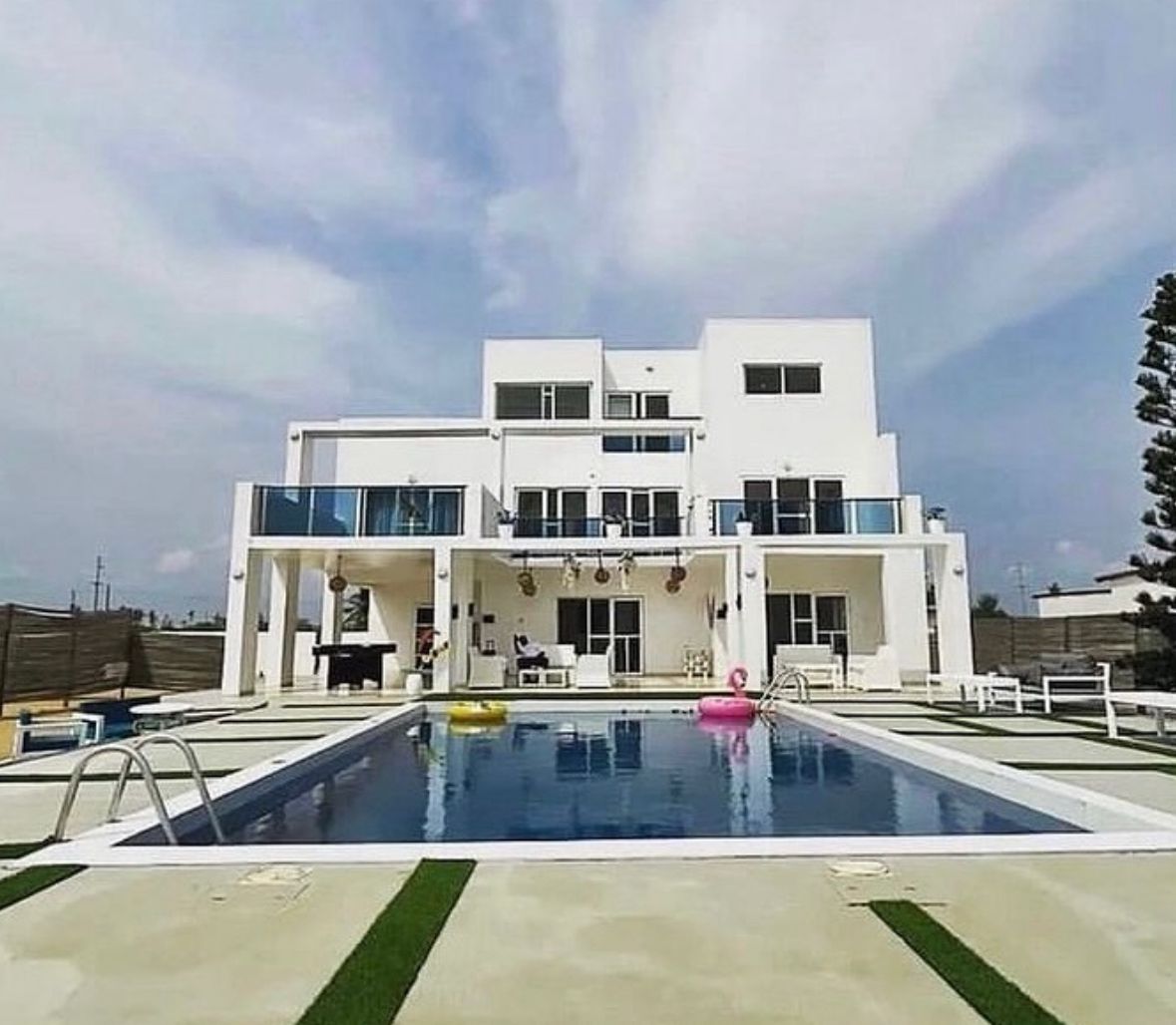 Flenjo | Vacation Saving & Booking