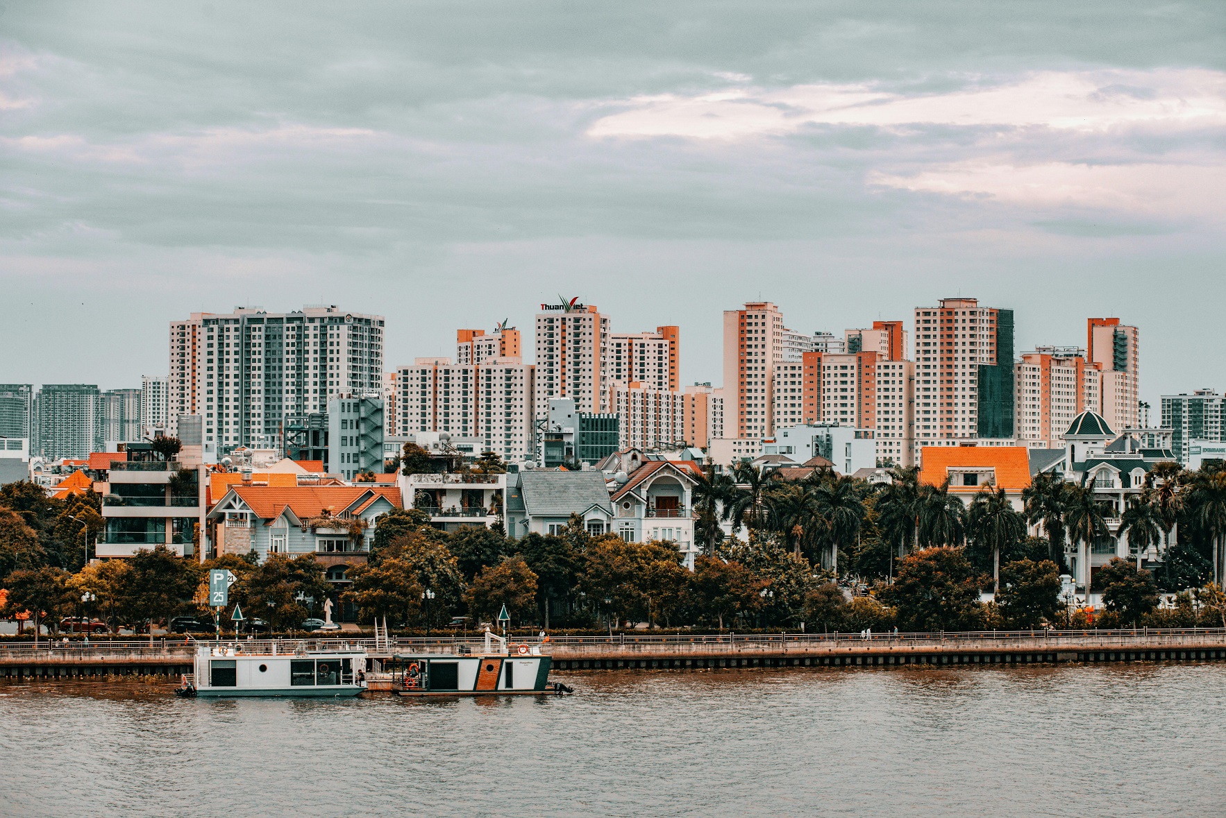 Flenjo | Vacation Saving & Booking